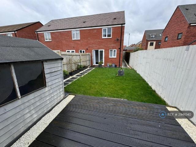 2 bedroom semi detached house to rent