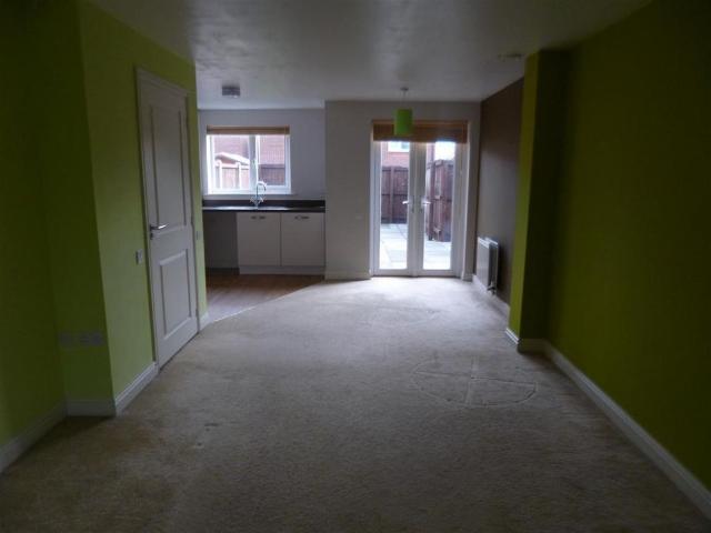 2 bedroom semi detached house to rent