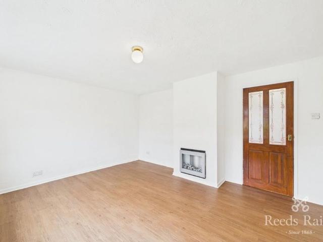 2 bedroom semi detached house to rent