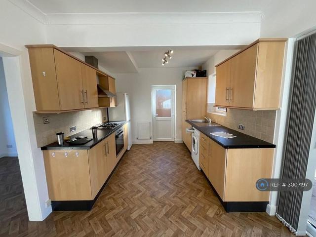 2 bedroom semi detached house to rent