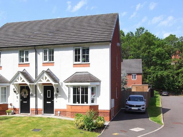 2 bedroom semi detached house to rent