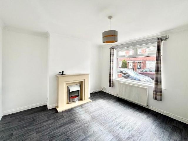 2 bedroom semi detached house to rent