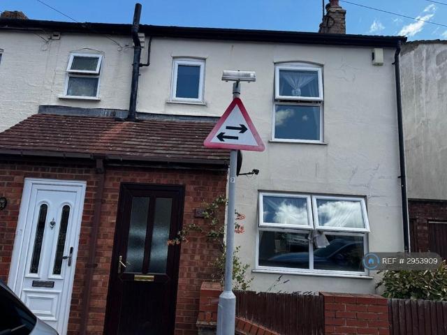 2 bedroom semi detached house to rent