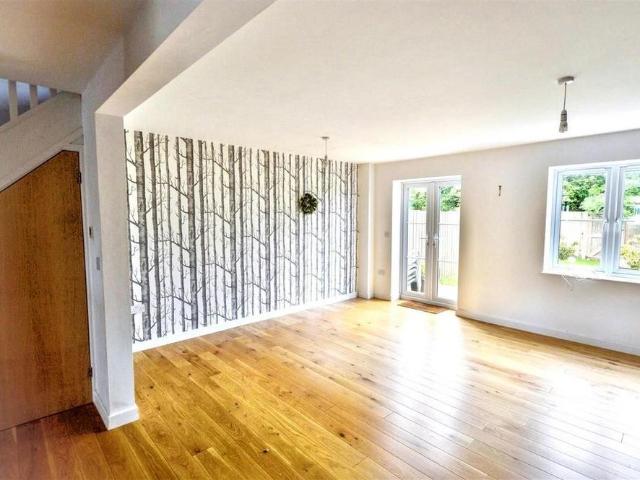 2 bedroom semi detached house to rent