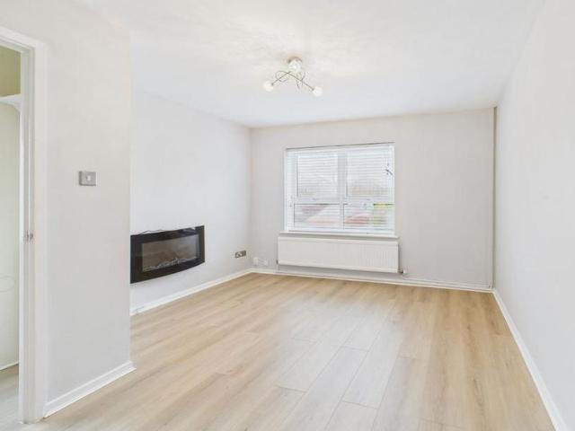 2 bedroom semi detached house to rent
