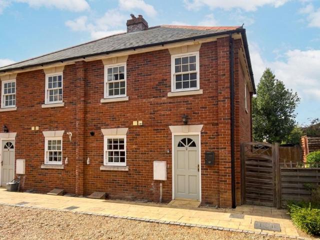 2 bedroom semi detached house to rent