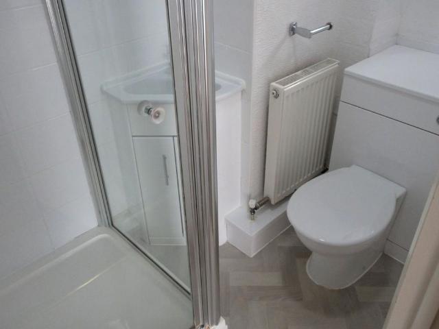 2 bedroom semi detached house to rent