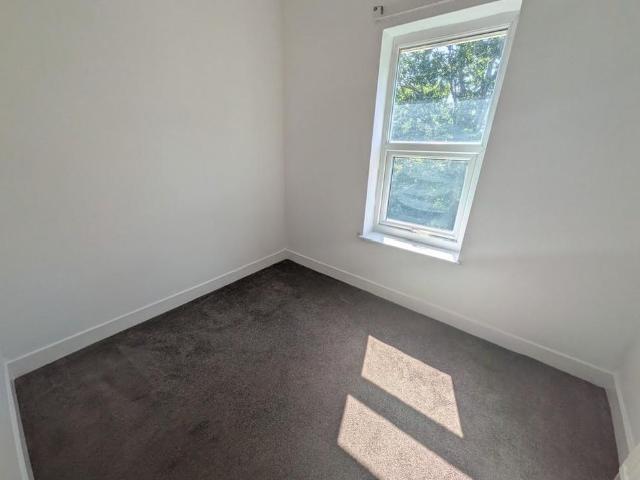 2 bedroom semi detached house to rent