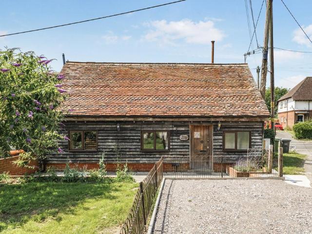 2 bedroom semi detached house to rent