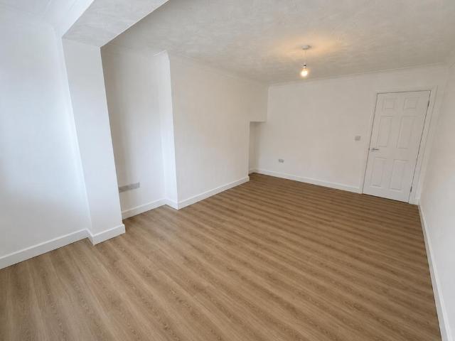 2 bedroom semi detached house to rent