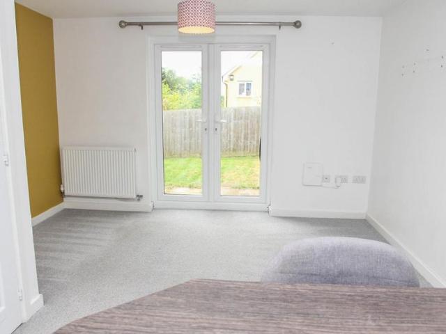 2 bedroom semi detached house to rent