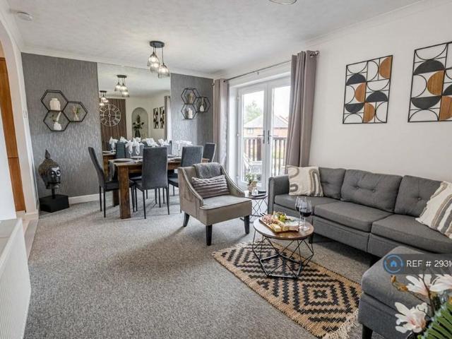 2 bedroom semi detached house to rent