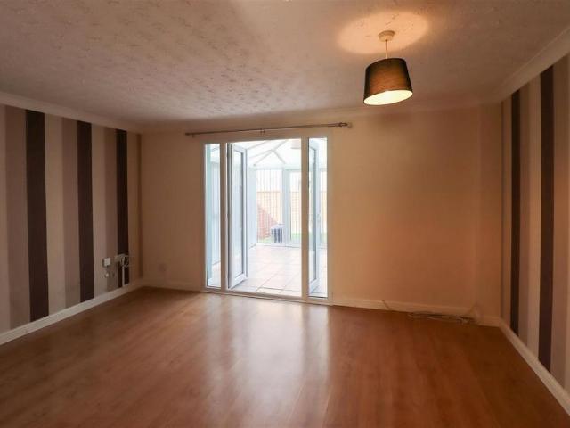 2 bedroom semi detached house to rent