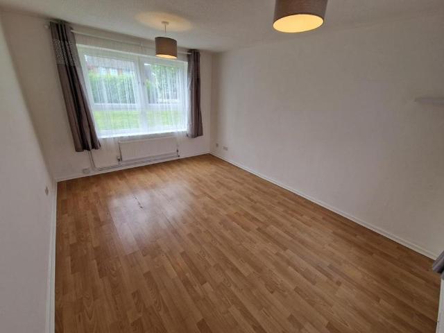 2 bedroom semi detached house to rent