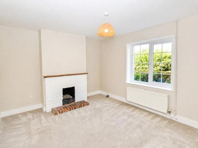 2 bedroom semi detached house to rent