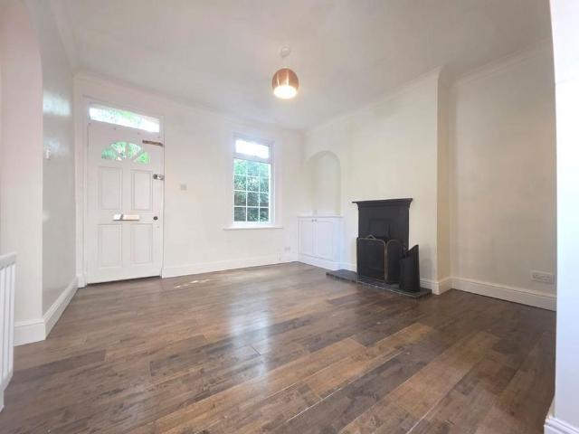 2 bedroom semi detached house to rent