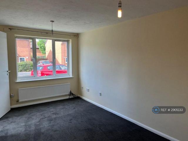 2 bedroom semi detached house to rent