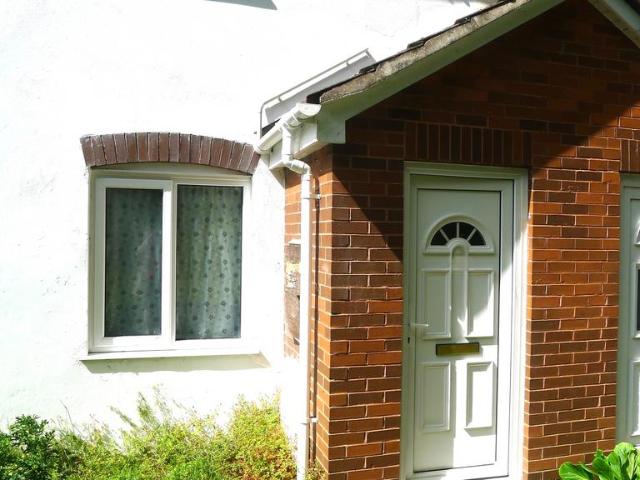 2 bedroom semi detached house to rent