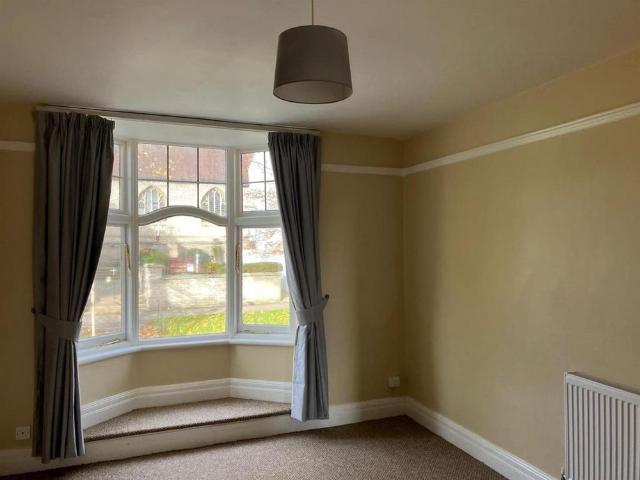 2 bedroom semi detached house to rent