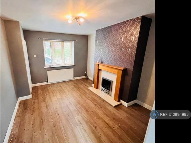 2 bedroom semi detached house to rent