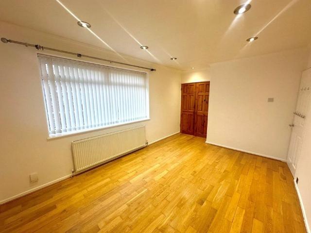 2 bedroom semi detached house to rent