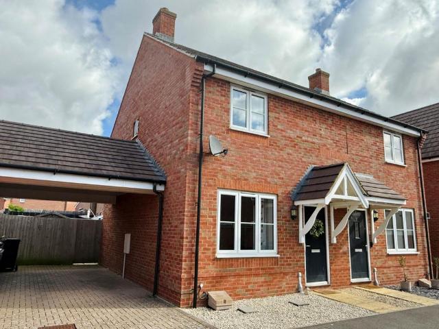 2 bedroom semi detached house to rent