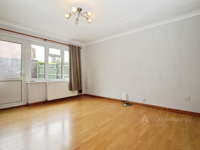 2 bedroom semi detached house to rent