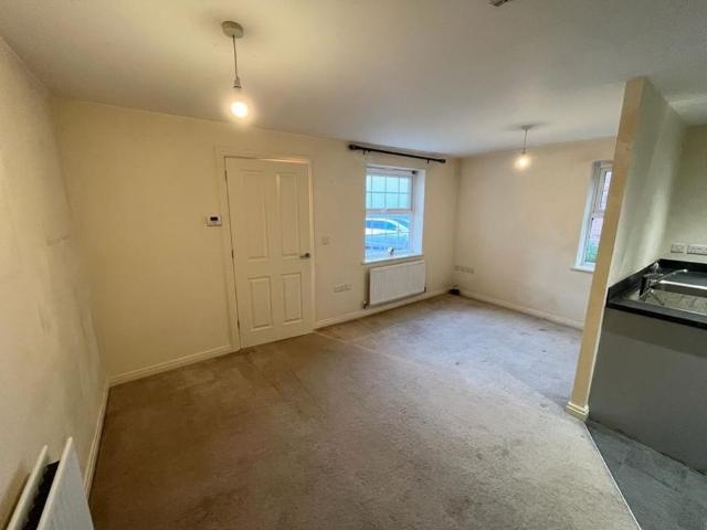 2 bedroom semi detached house to rent