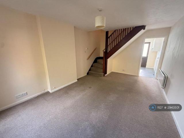 2 bedroom semi detached house to rent