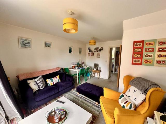 2 bedroom semi detached house to rent