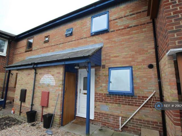 2 bedroom semi detached house to rent