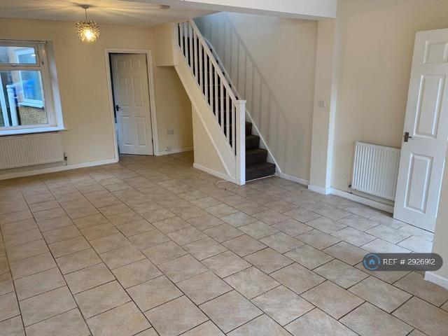 2 bedroom semi detached house to rent