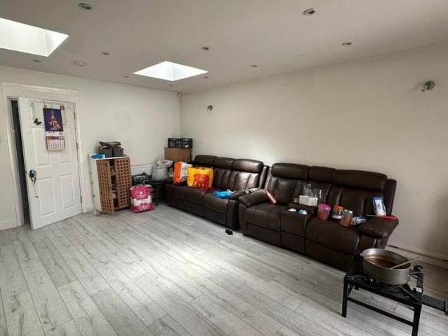 2 bedroom semi detached house to rent