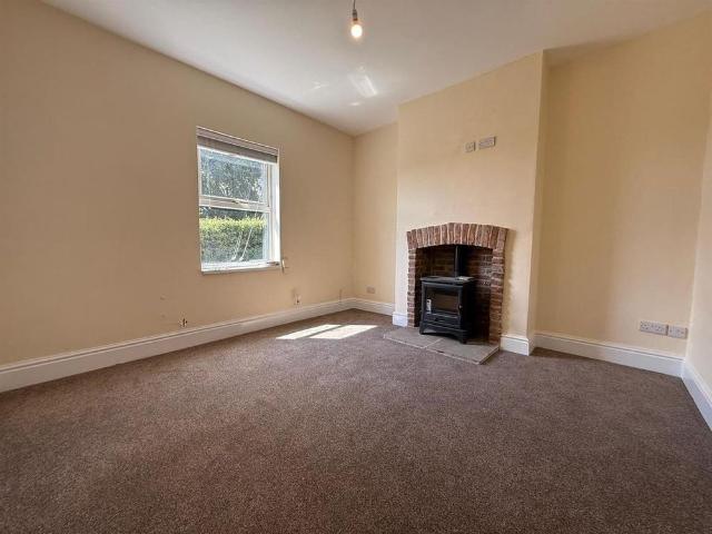 2 bedroom semi detached house to rent