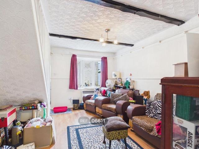 2 bedroom semi detached house to rent