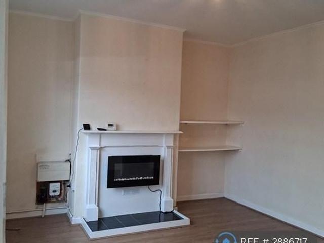 2 bedroom semi detached house to rent