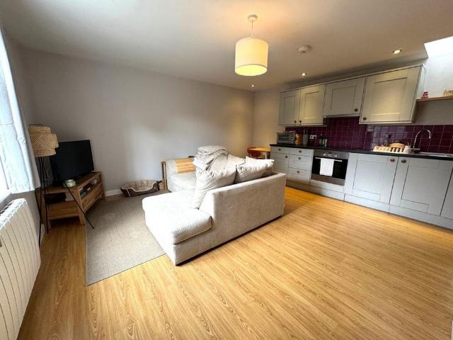 2 bedroom semi detached house to rent