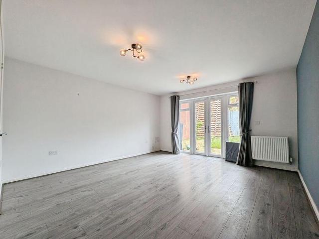 2 bedroom semi detached house to rent