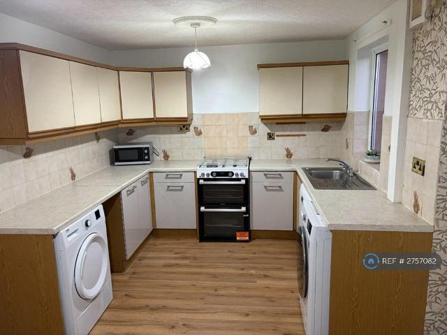 2 bedroom semi detached house to rent