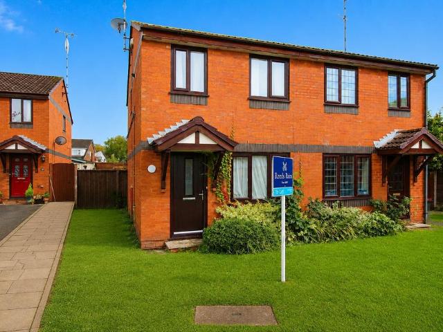 2 bedroom semi detached house to rent