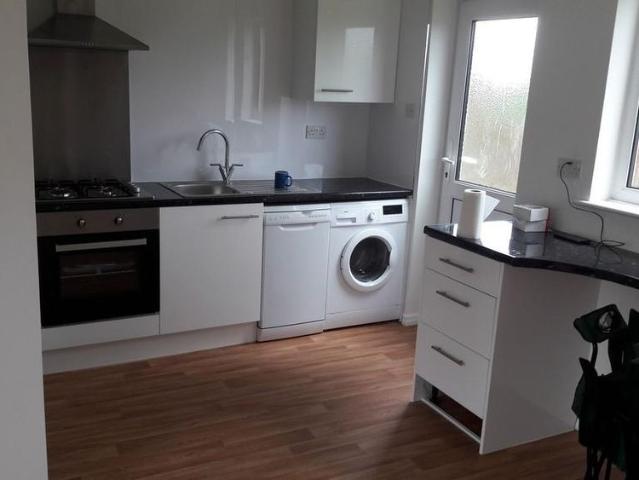 2 bedroom semi detached house to rent