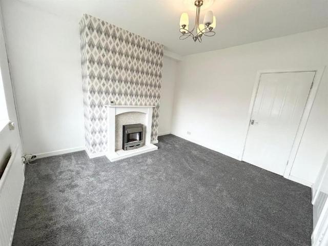 2 bedroom semi detached house to rent