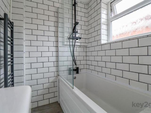 2 bedroom semi detached house to rent