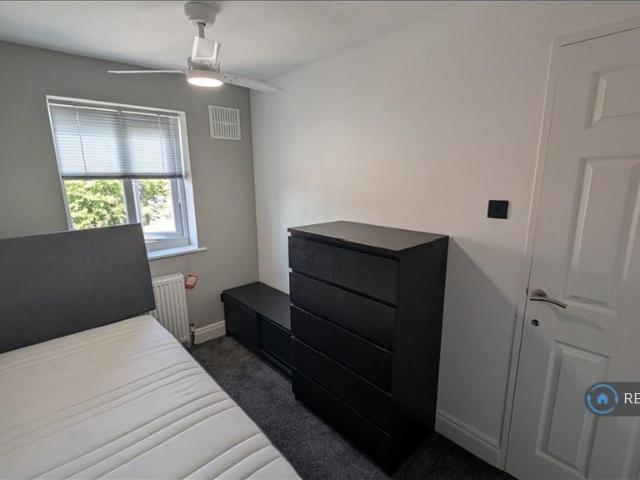 2 bedroom semi detached house to rent