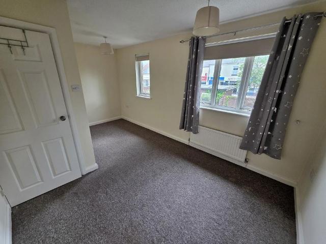 2 bedroom semi detached house to rent