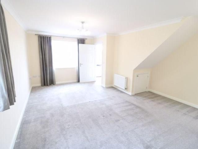 2 bedroom semi detached house to rent