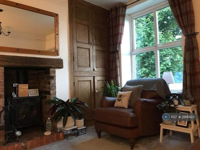 2 bedroom semi detached house to rent