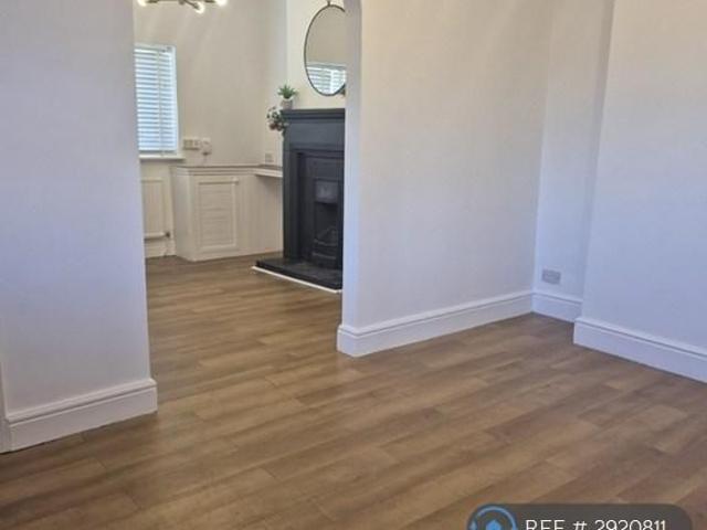 2 bedroom semi detached house to rent