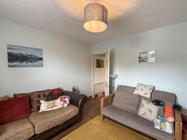 2 bedroom semi detached house to rent