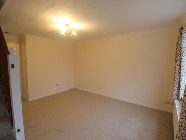 2 bedroom semi detached house to rent